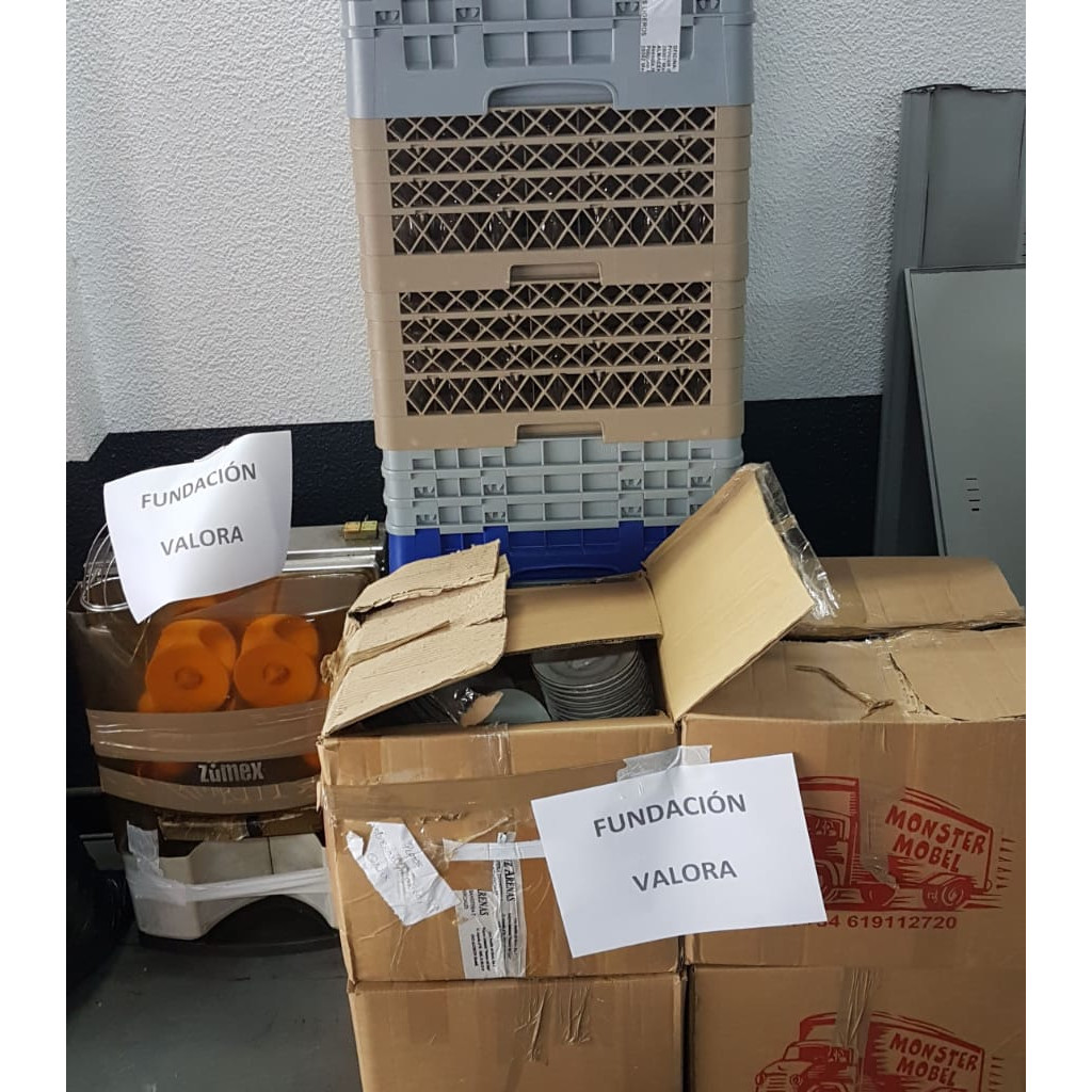 Donación de excedentes de material - Lote de menaje Donación de excedentes de material - Lote de menaje