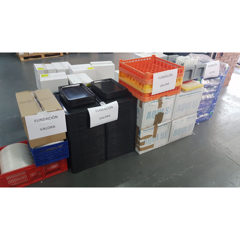 Donación de excedentes de material - Lote de menaje Donación de excedentes de material - Lote de menaje